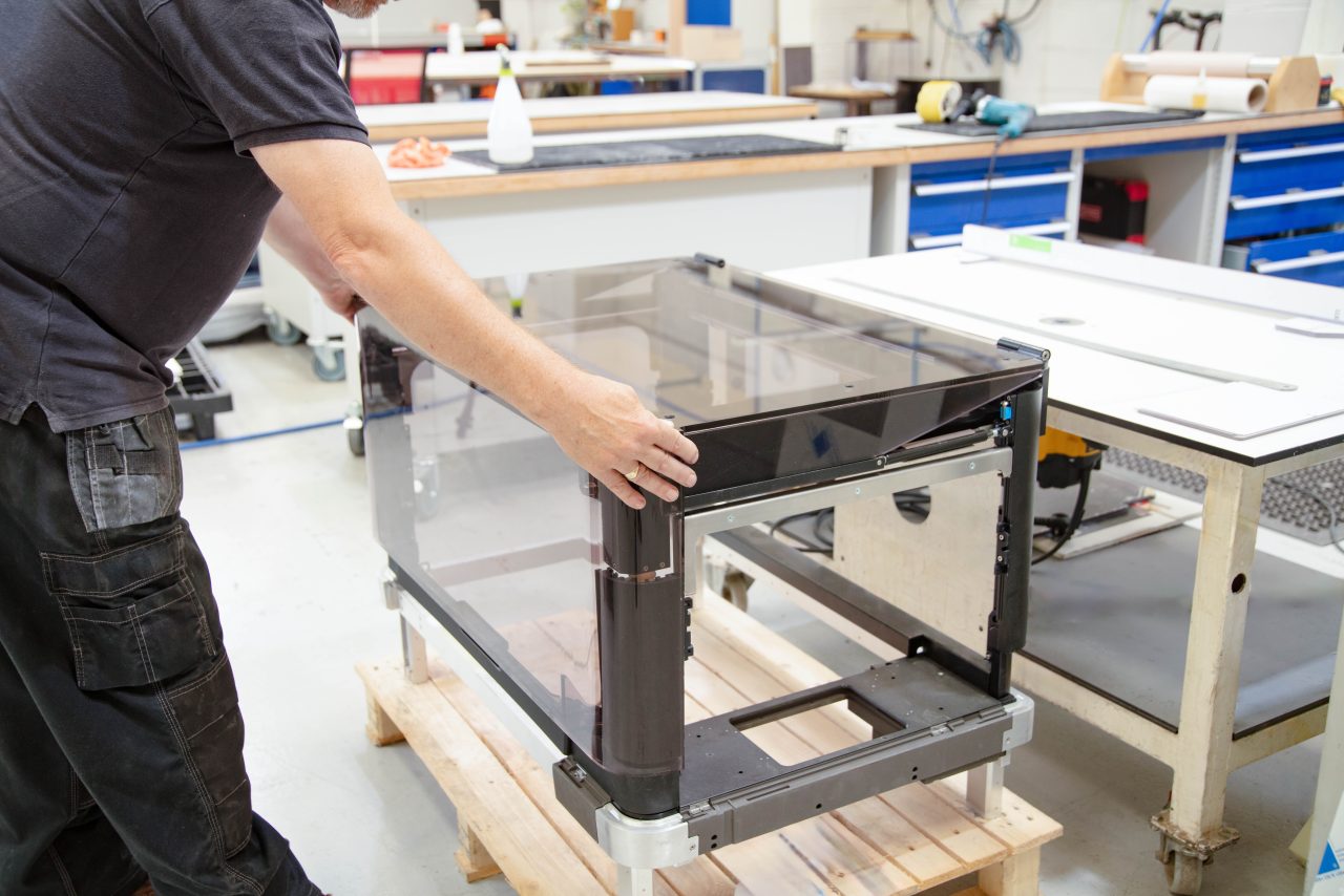 Line Bending Services | Advanced Plastic Technology