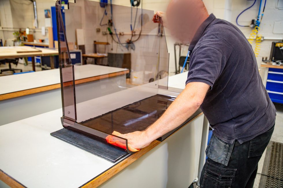 Line Bending Services | Advanced Plastic Technology