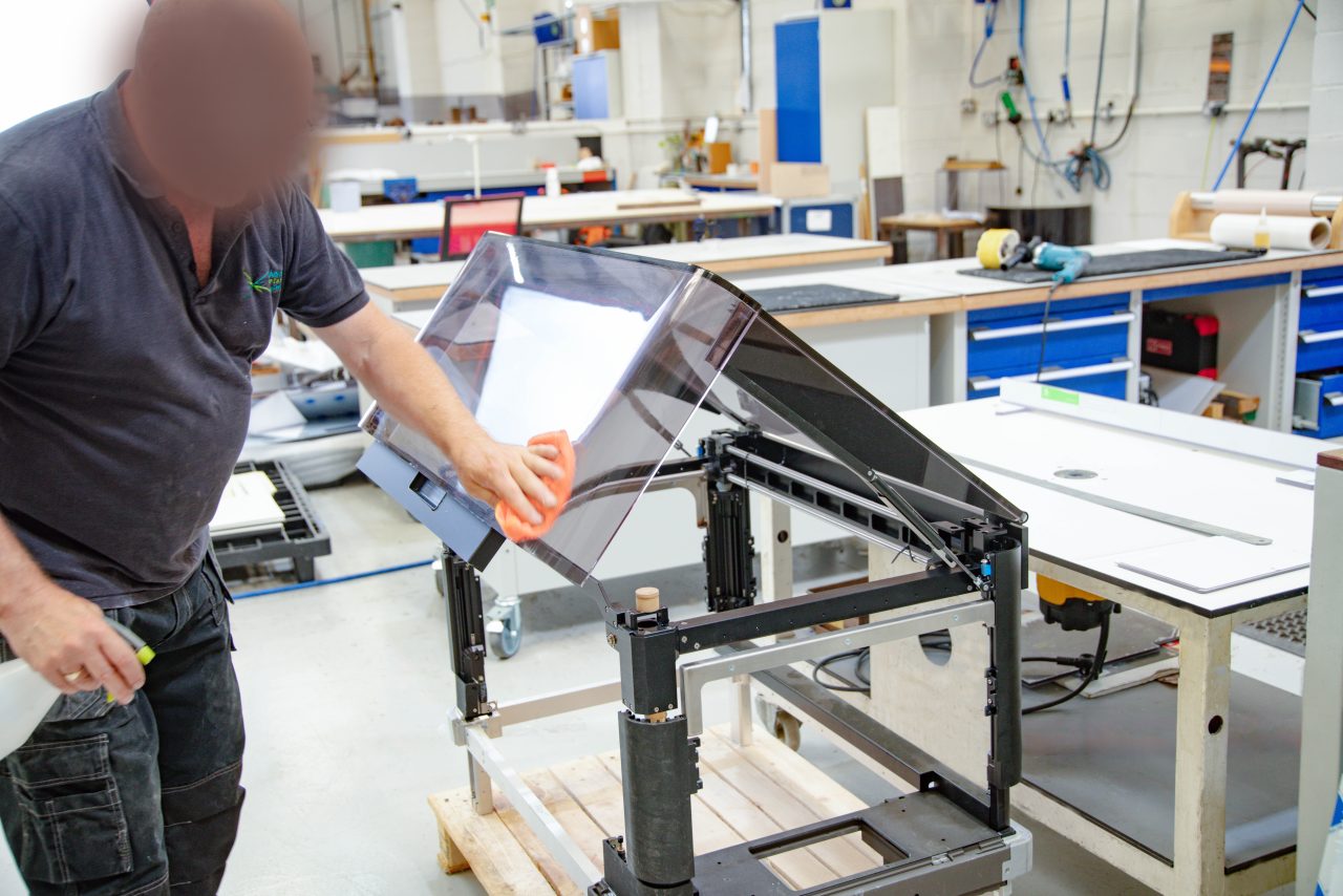 Line Bending Services | Advanced Plastic Technology